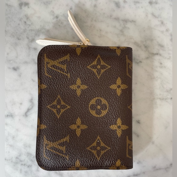 Louis Vuitton | Bags | Louis Vuitton Compact Wallet | Poshmark
